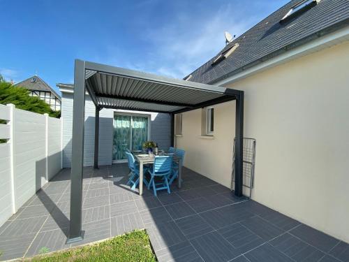 Holiday Home In Normandy Near Sandy Beach - Hauteville-sur-Mer