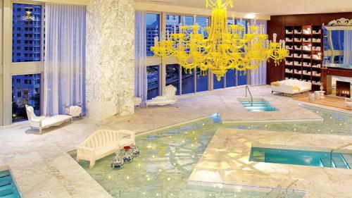 Luxurious Condo At Icon With Views - Miami, FL