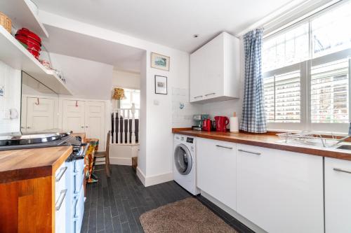 Charming And Spacious 1 Br Flat In Battersea - Chelsea, Londra