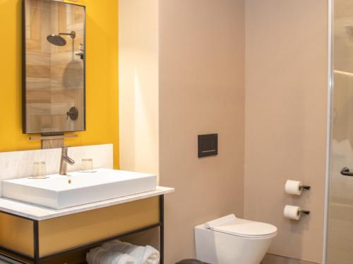 MGB Hotel at 2ten in Thohoyandou, South Africa - reviews, prices ...