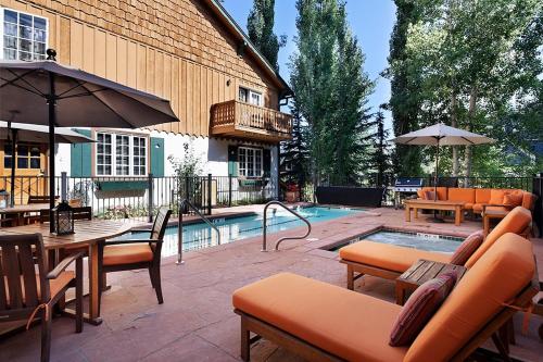 Alpenblick Unit 18, Spacious Remodeled Townhouse With Great Location - Aspen, CO