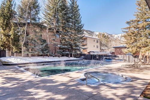 Chateau Eau Claire Unit 8, Riverfront Condo, Walking Distance To Town - Aspen, CO