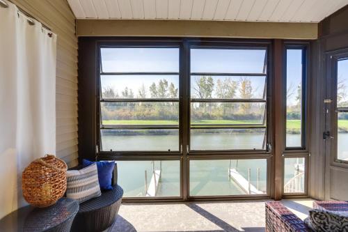 Charming Condo On Lake Erie W/ Community Pool - Ohio