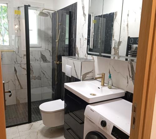 Modern 3 Rooms On The Ground Floor - Marseille