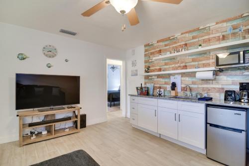 Pet-friendly Gulfport Home: Walkable Location! - St. Petersburg, FL