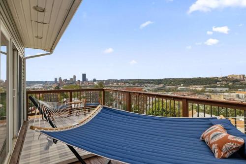 City Skyline - Outside Decks - Contemporary - Pittsburgh, PA