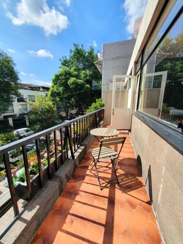 Lindas Suites Eugenio Sue - Mexico City