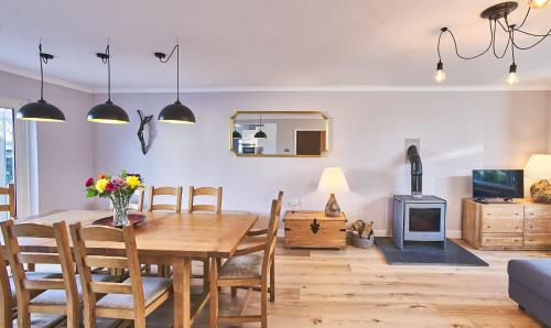 Sunny Days: Beautiful Spacious 4 Bed House - Brixham