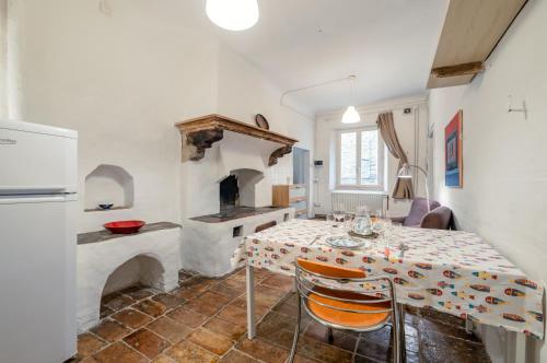 Guesthost - Appartamento Valbona Nel Cuore Di Urbino - Urbino