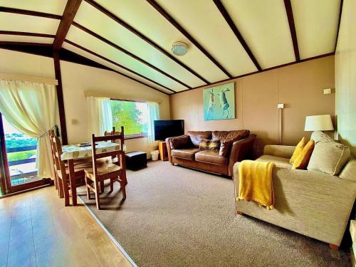 The Raddle Inn Log Cabins - Alton