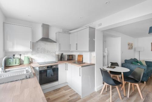 Well Coach House By Cliftonvalley Apartments - Bristol