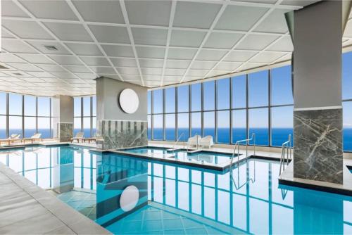 Location Oceanview Luxury 1br Apt Steps To Beach - Surfers Paradise