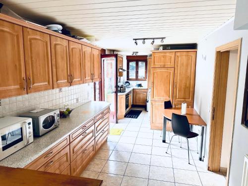Chambre Et Sdd Privees Dans Une Maison Partagee Avec Des Residents - Mons