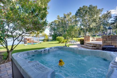 Lakefront Winter Haven Retreat: Hot Tub & Patio! - Winter Haven, FL