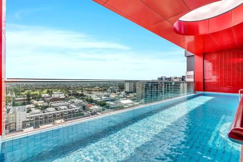 'Adelaide Azure' Scenic Cbd Living With Rooftop Pool - Adelaide
