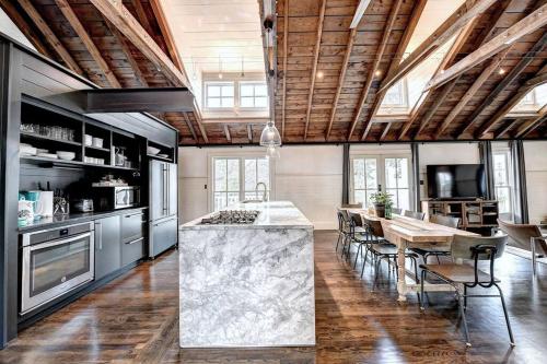 Modern Farm House In Heart Of The City- Sleeps 12 - アトランタ