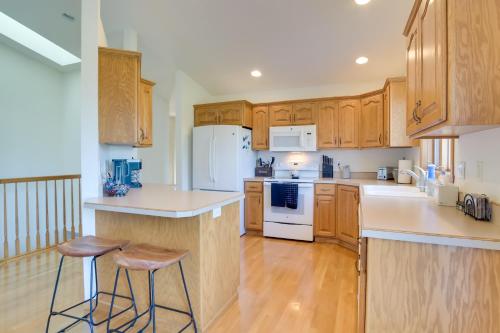 5 Mi To Dtwn: Pet-friendly 'Wheatland Twin' Home! - Fargo, ND