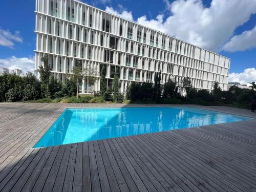 Luxury River View 3br With Pool By Airport - Parque das Nações