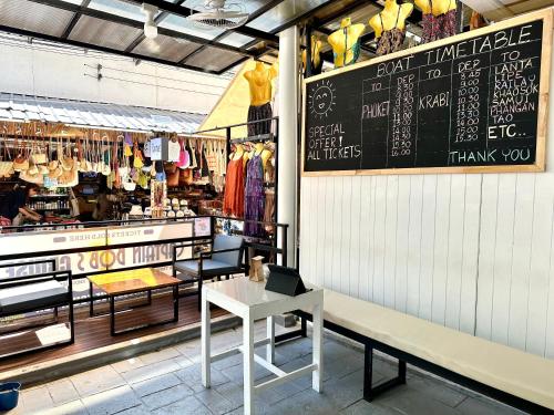 Blue Flow Hostel - Ko Phi Phi Don