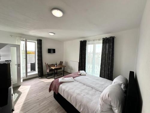 Sky Apartments 503 - Pilsen