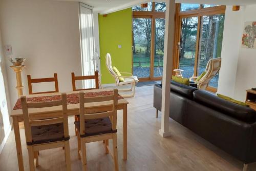 Orchard Nook - Sleeps 4, 2 Bedrooms (One Ensuite) - Kendal