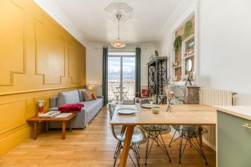 Esprit Vintage: Lit Double, Balcon, Wifi, Equipe+ - Grenoble