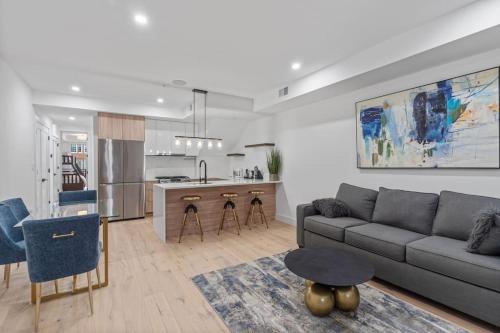 Capitol View 2 Dc Townhouse Condo With Private Backyard And Garage Parking - Arlington, VA
