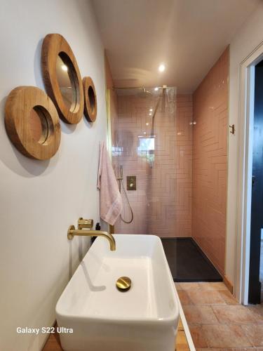 Casa Rosa Cheltenham - Luxury Unit, Free Parking - 5 Star - Cheltenham