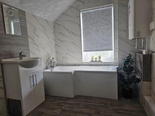 Fife House - 4 Bedroom Contractor Accommodation In Derby - Derby