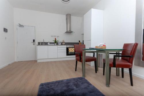 One Bedroom Serviced Apartment Smethwick Flat 314 - The Hawthorns