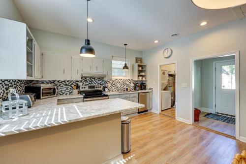 Beachy Wilmington Home 6 Mi To Riverwalk And Dtwn! - Wilmington, NC