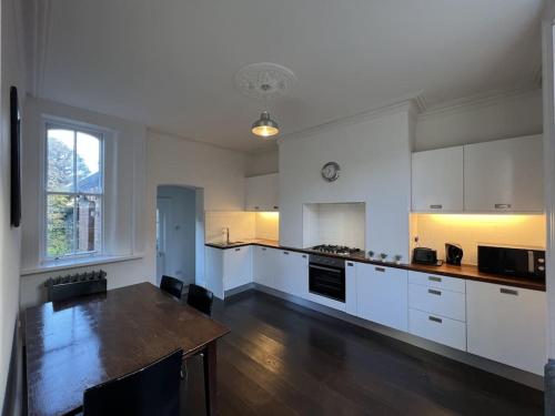 Tranquil Retreat In Historic Chapelizod - Dublin