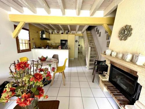 Perron- - Location saisonnière, Perron, 815 route de Bezaudun 815,route ...