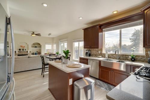 4 Mi To Downtown Reno: Family Retreat W/ Fireplace - Reno