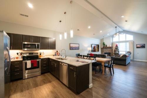 Luxury 3br Condo - Stairs Required - Resort Amenities - Free Tickets Included - Fhg-308 - Branson, MO