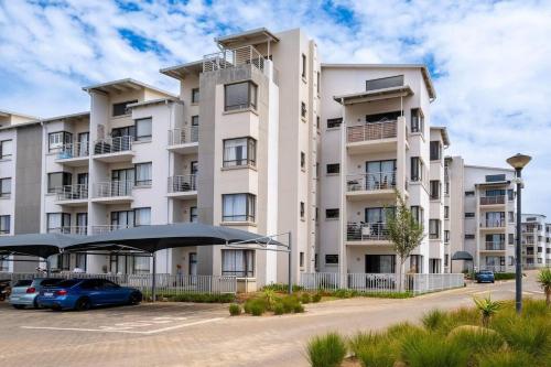 Explore This Stylish And Classy Apartment - Chartwell