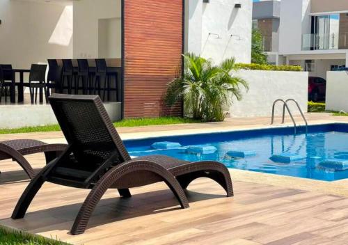 Casa En Condominio Privado, Alberca, Terraza A 10 Min De Playa Marlin - Cancún