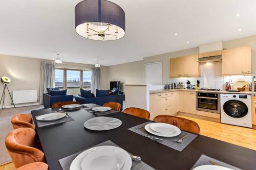 Large Group & Contractor Booking! Duplex W/parking - 米爾頓凱恩斯