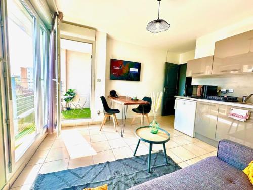 Lumineux T1 : Balcon, Tv Sat&vod, Proche Part-dieu & Universite - Villeurbanne