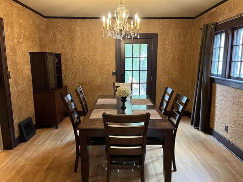 Historic Twin Tudors Inn - Sioux Falls, SD