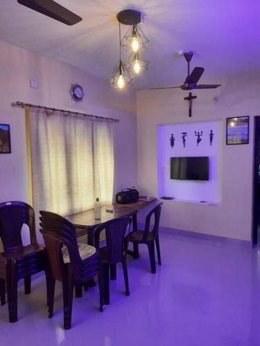 2 Bhk House, On Premise Parking, Upto 10 Guests - Mangaluru