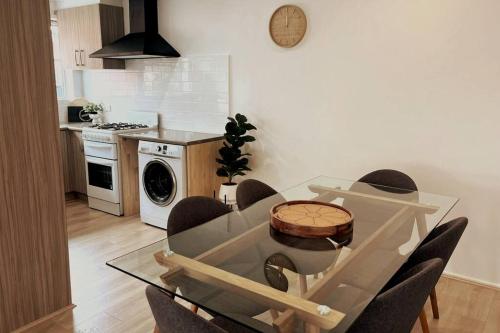Spacious Unit In Convenient Location - Yarrawonga