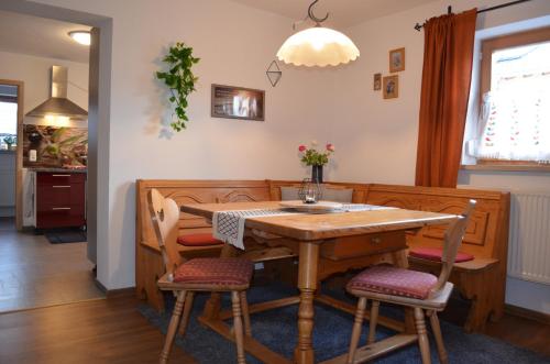 Vier-zimmer-wohnung Mit Garten Zwischen Salzburg Und Konigssee - Ainring