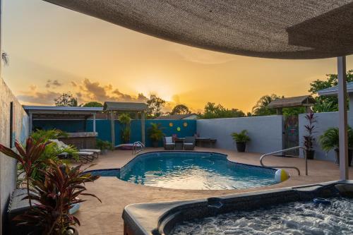 Chardonnay- Luxe Home With Pool ,Spa And Close To Equestrian - Royal Palm Beach, FL