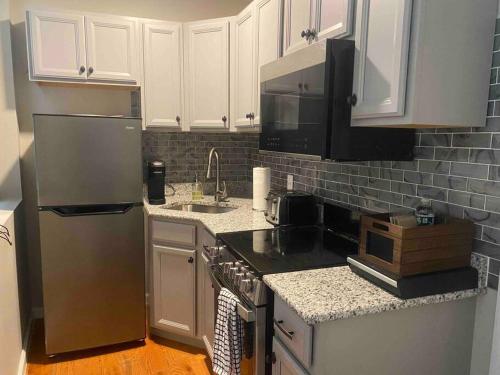Downtown Albany 1 Bed With Workstation On Maiden Lane - VIA Aquarium, Schenectady