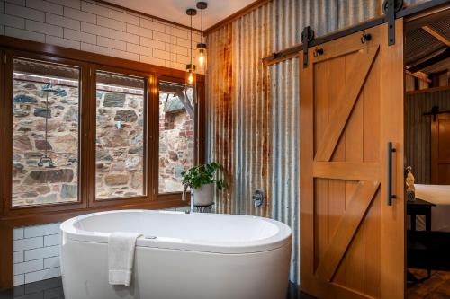 Angaston Saleyards Luxury Accommodation - South Australia
