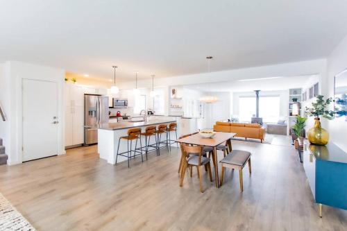 Bridger Hawk - Mid-century Classic (New) - Bozeman, MT