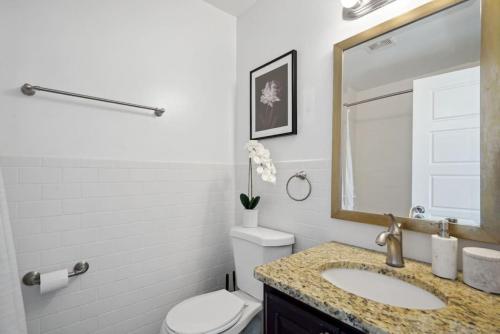Crystal City Charm - Free Parking - Alexandria, VA