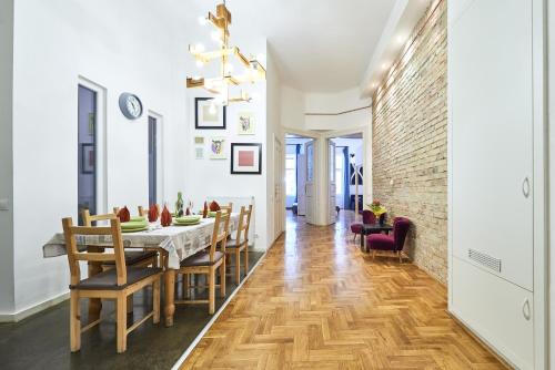 Large Apartment For Groups City Center Dist. Vii - Budapest