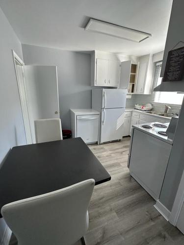Spotless 2 Bedroom Suite In Winnipeg - Winnipeg